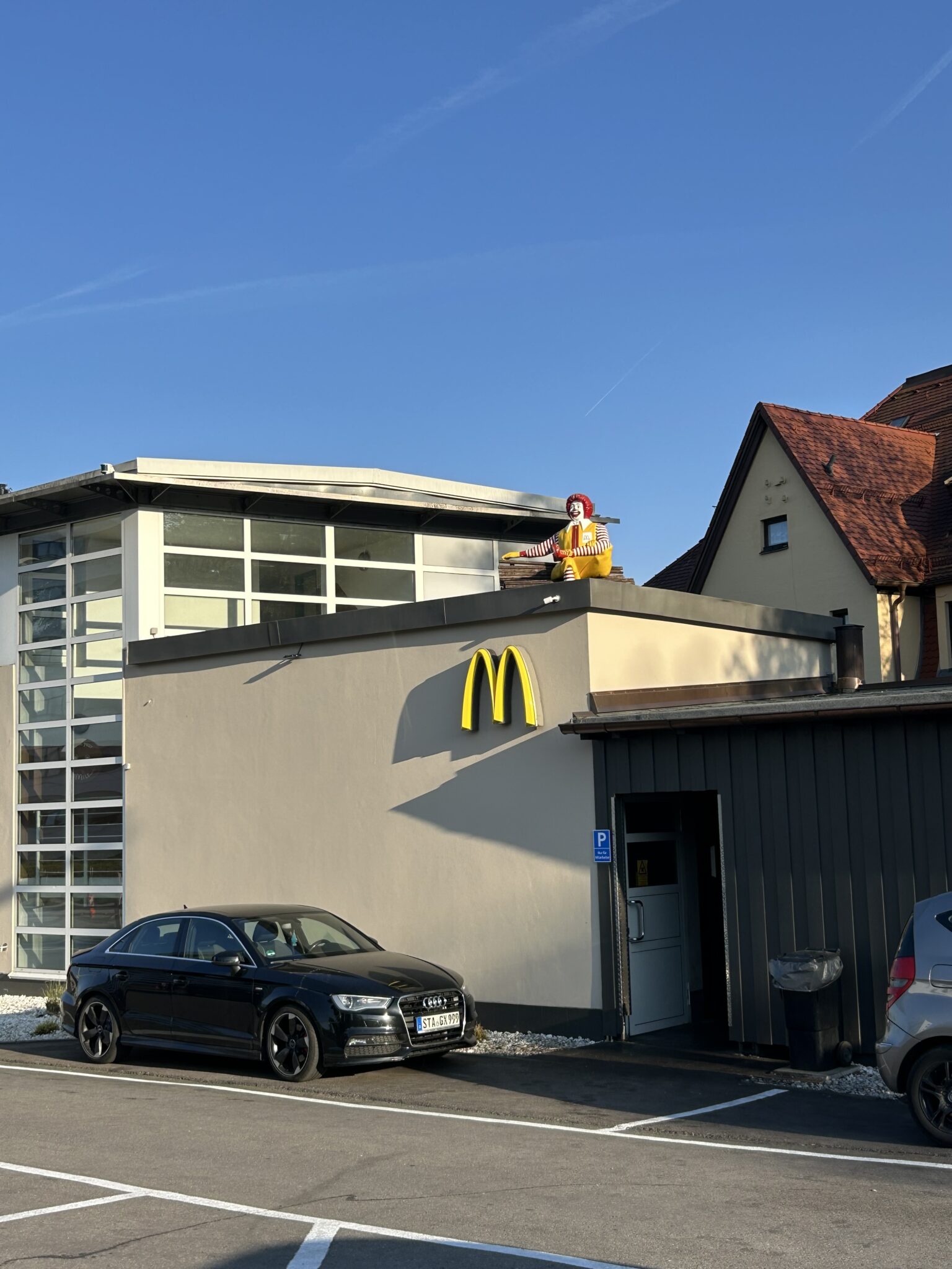 Fast Food Frenzy: The Ultimate Taste Test! – Buchhof Bulletin